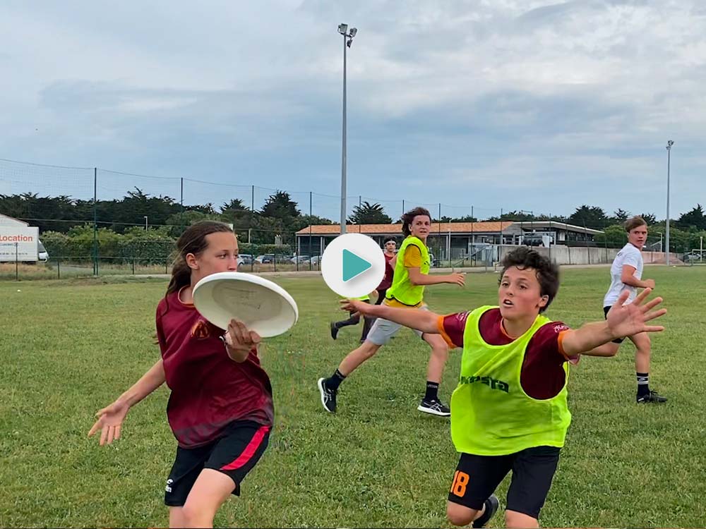 Le maillot national pour les jeunes joueurs du RFO - Les Rétais.fr ...